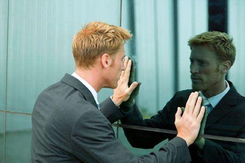 Qué es la envidia y cómo se puede manejar. Envidia significado